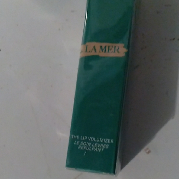 La Mer | Makeup | La Mer Lip Volumizer Elegant Green | Poshmark